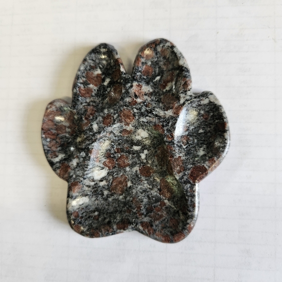 Fantasia Mining | Accents | Natural Stone Paw Print Figurine Nwot ...